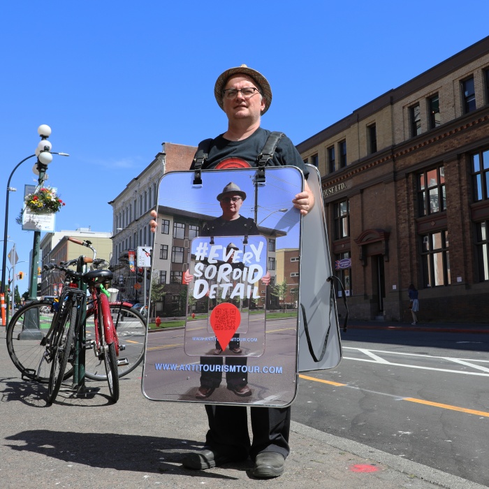 David LaRiviere addresses gritty, human side of tourism in new exhibit ...